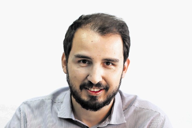 Za člana Novinarskega častnega razsodišča imenovan dr. Peter Merc ...