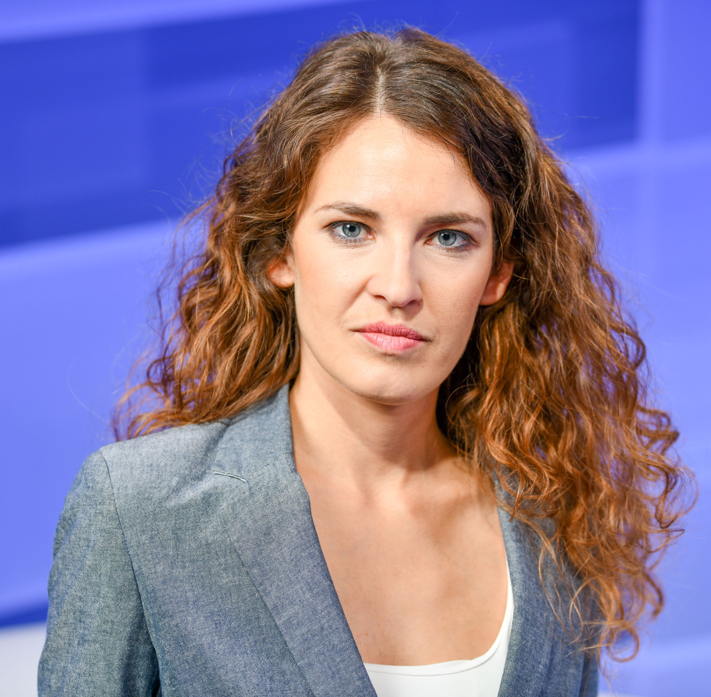 Sarah Neubauer | Društvo novinarjev Slovenije